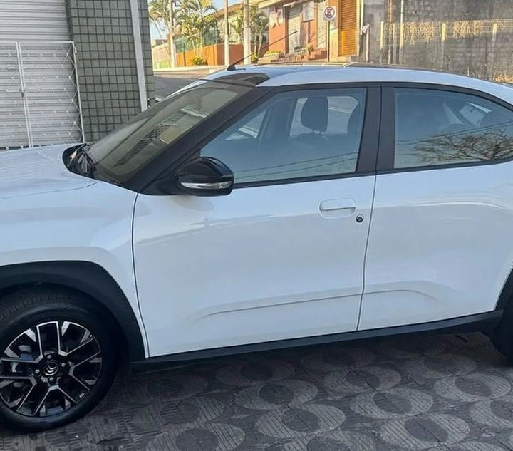 Flagra: Citroën Basalt mostra seu interior; veja como será