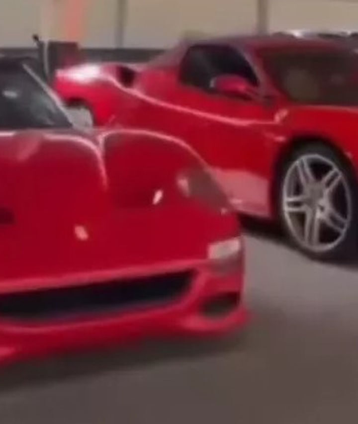 Bashar al-Assad deixa para trás frota de luxo; será que ele pensou que ...