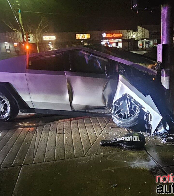 Tesla Cybertruck “dirige sozinha” direto para um poste, provando que ...