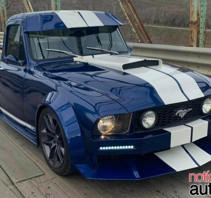 Esta Ford F100 1955 ganhou frente e motor de um Mustang V8 2007