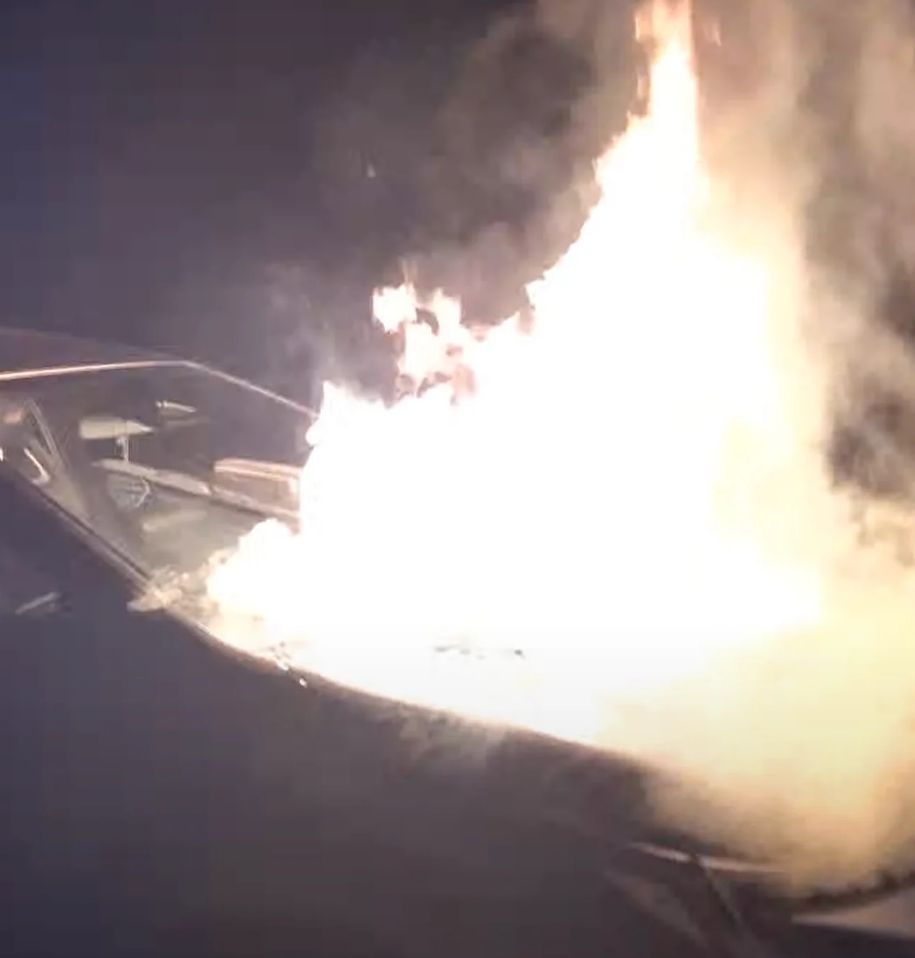 Mais um Corolla GR pega fogo e tem a garantia negada pela Toyota: "Não ...