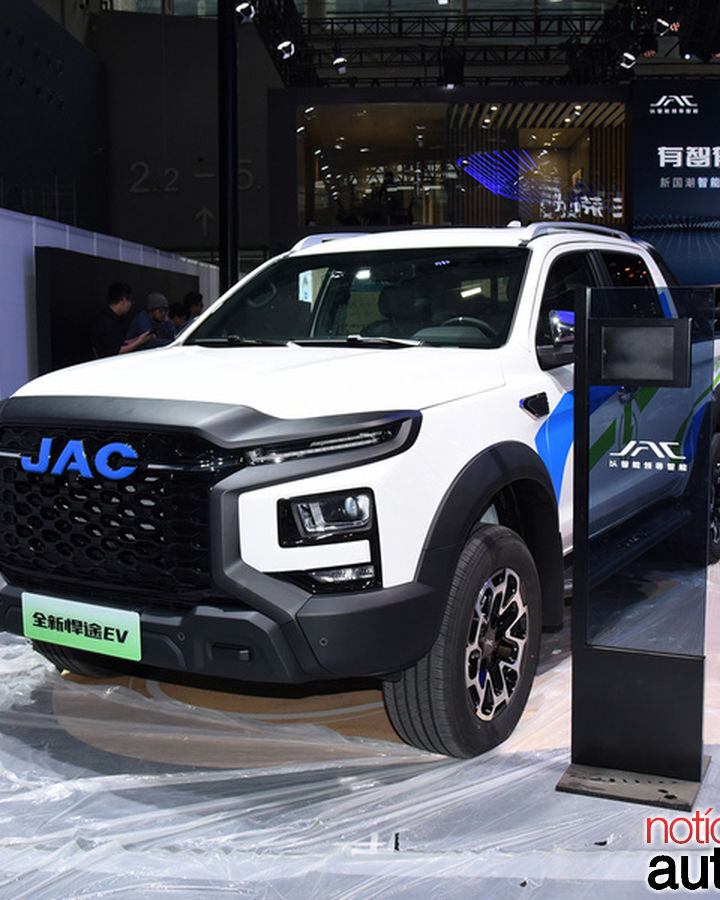 Já no Brasil, JAC Hunter ganha versão elétrica na Malásia