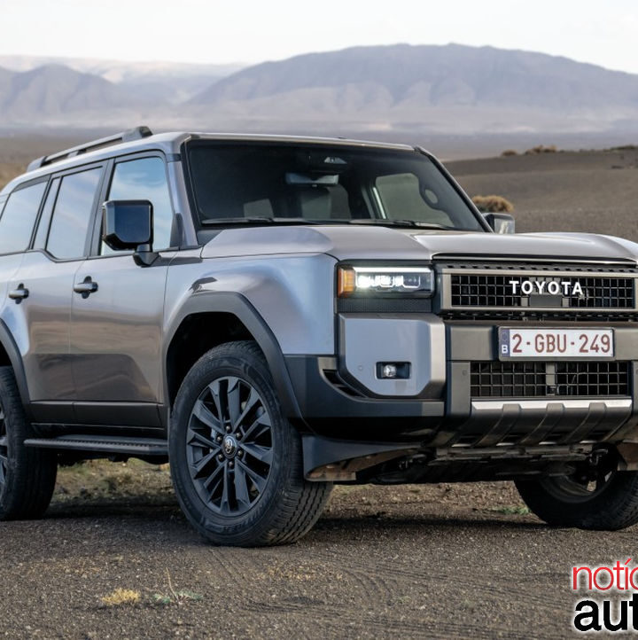 Novo Toyota Land Cruiser Prado Hybrid 48V usa a mecânica eletrificada ...